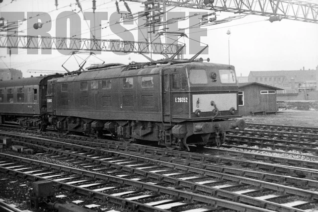 35MM NEGATIVE BR British Railways Electric Loco Class 76 E26052 c1970 £ ...