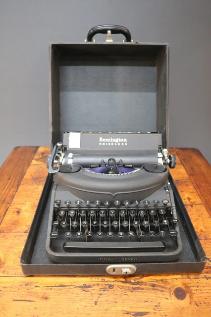 REMINGTON NOISELESS MODEL 7 Typewriter & Hard Case Vintage 1946 Superb ...
