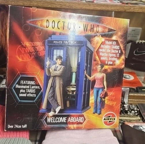 DOCTOR WHO AIRFIX 'Welcome Aboard' Tardis, Doctor & Martha set £70.00 ...
