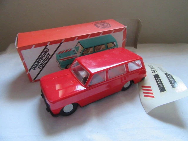 PKW WARTBURG 353 Tourist Kombi,Rot,Plasticart,1:30,OVP EUR 39,99 ...
