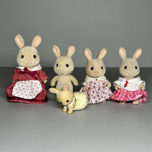 VINTAGE SYLVANIAN FAMILIES Milk Rabbit Family x 5 Figures 2004 £13.99 ...