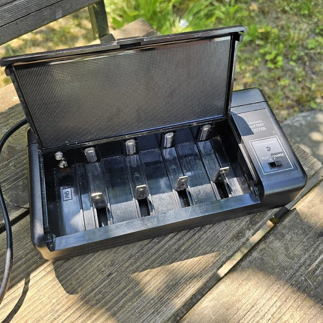 PHILIPS STANDARD UNIVERSAL Battery Charger PNC 251 Batterie ...