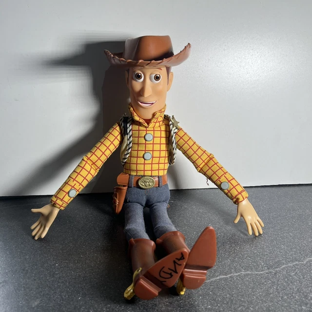 DISNEY PIXAR SHERIFF Woody Toy Story bambola parlante 16" cappello da cowboy EUR 29,25 - PicClick IT