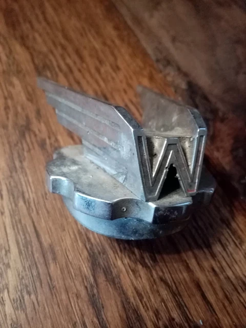 VINTAGE CLASSIC CAR 1930s Wolseley Bonnet /hood /grill badge mascot ...