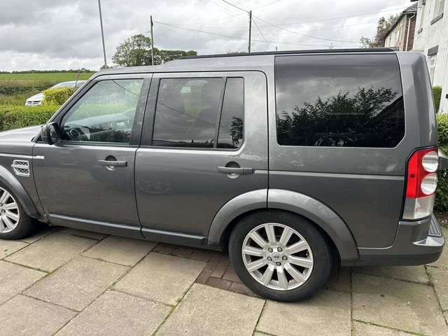 LAND ROVER DISCOVERY 4 Breaking Corris Grey Black Leather Seats ...