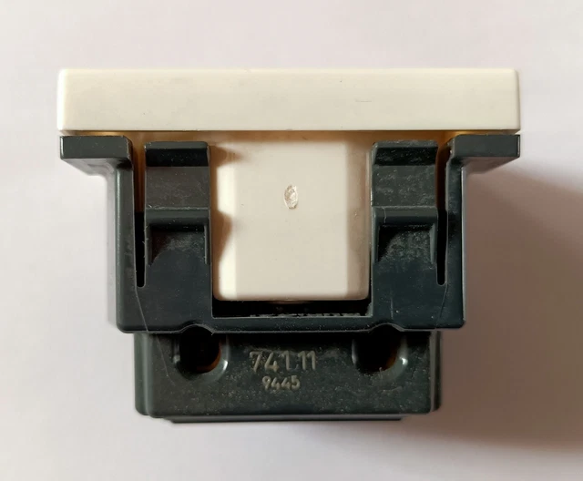 LEGRAND ANCIEN MOSAIC - Prise 2P+T 74111 ou 741 11 - A l'unité Neuf EUR ...