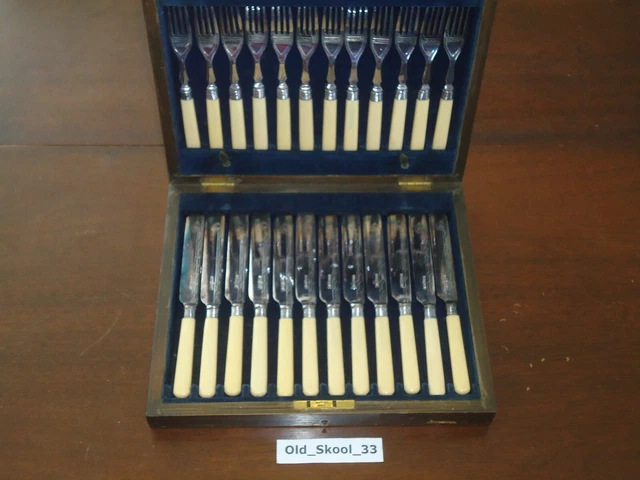 VINTAGE SILVER FLATWARE Set Marked "FH" 24 pieces w/ case $26.33 ...