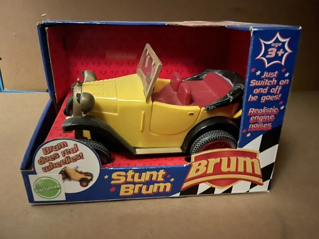 VINTAGE BRUM WIBBLY Wobbly Battery Operated Toy Car Golden Bear 2004 ...
