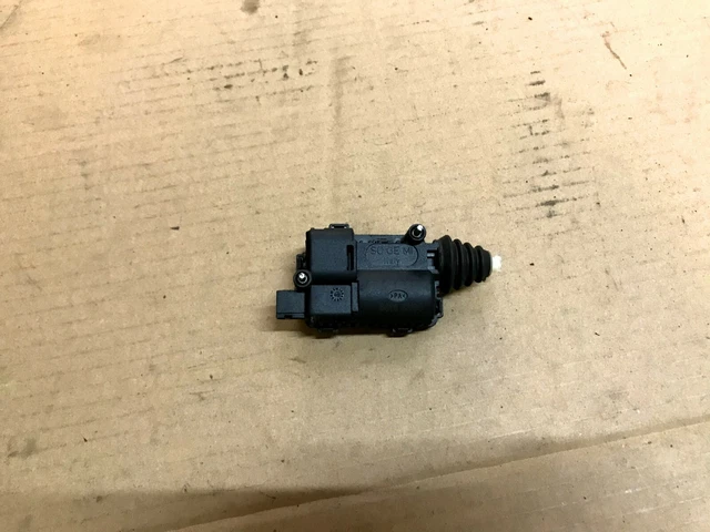 VAUXHALL ASTRA CORSA D Genuine Fuel Flap Locking Motor 13208157 £22.00 ...