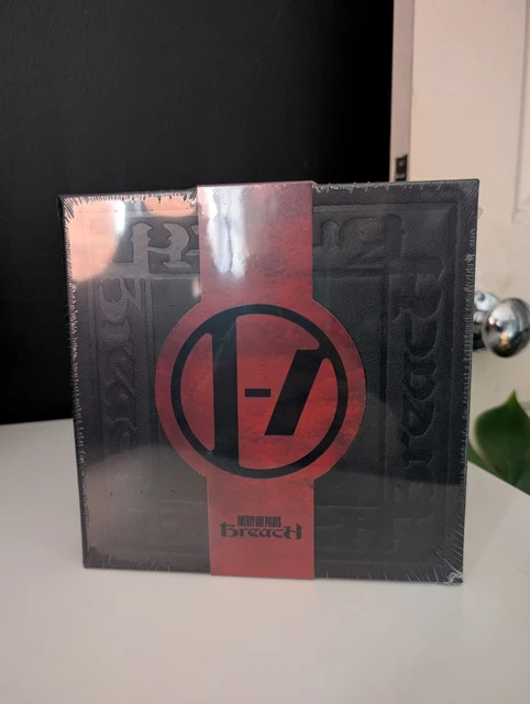 TWENTY ONE PILOTS - Limited Breach Boxset - Dark Clancy Edition £516.68 ...
