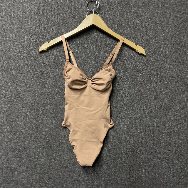 SKIMS EVERYDAY SCULPT Bodysuit Thong in Sienna Style#:SH-BDY-2153 Size ...