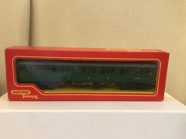 VINTAGE TRI-ANG RAILWAYS R121/223 Suburban Composite Coach With Seats ...