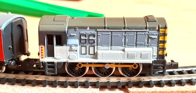 GRAHAM FARISH N Gauge - Class 08 Diesel Shunter 08834 - B.r. Triple ...