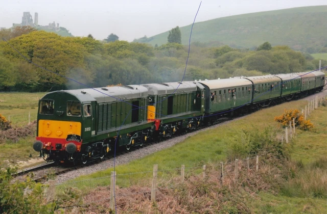DIESEL TRAIN PHOTO Class 20 Photograph Railway Picture 20059 Green ...