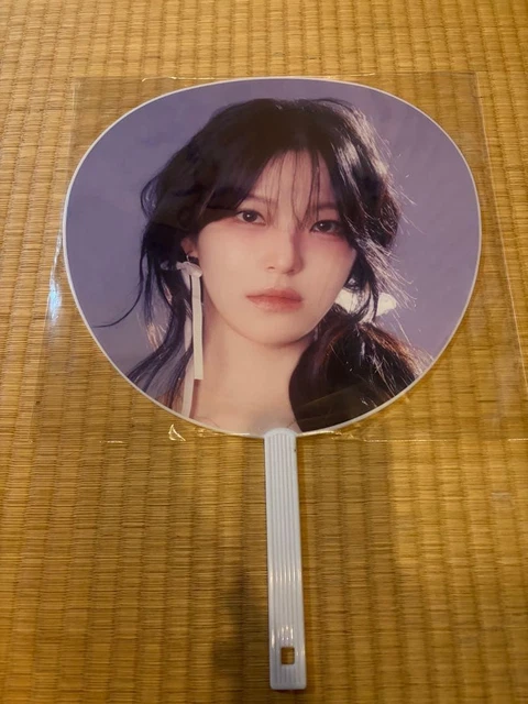 (NEW) FROMIS_9 2025 Tomorrow Baek Ji Hong Fan $543.32 - PicClick AU