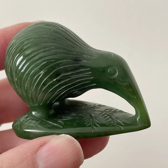 NEW ZEALAND CARVED Kiwi Bird Figurine Nephrite Jade / Greenstone ...