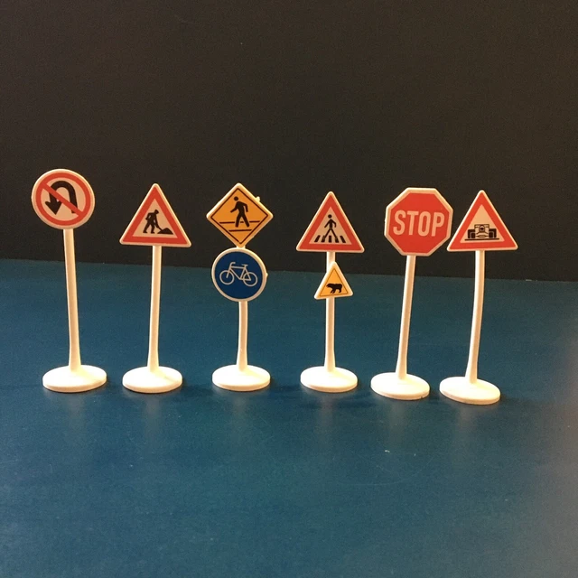PLAYMOBIL CITY ACTION: Street Sign Bundle of 6 Signposts - Road Signs ...