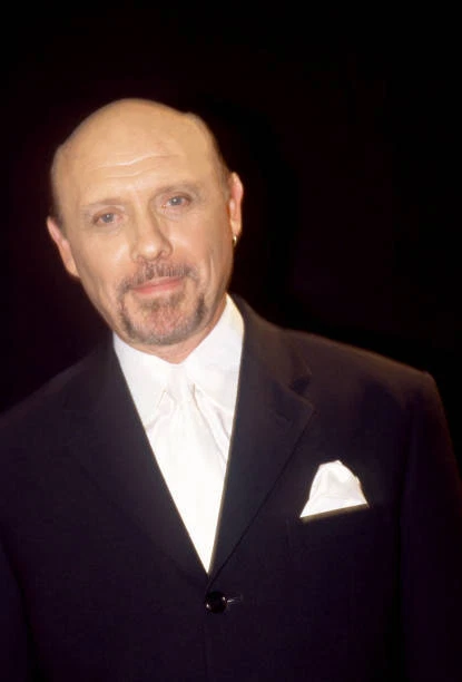 AMERICAN CHARACTER ACTOR, Hector Elizondo, poses Old Photo EUR 6,61 ...