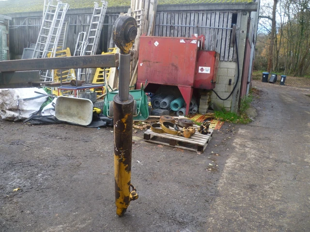 HYDRAULIC RAM TO suit Hymac 141B- bucket crowd ram...............£300 ...