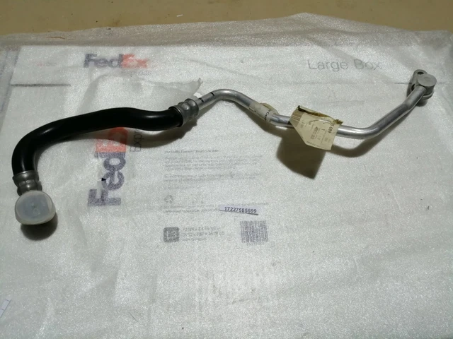 NEW GENUINE BMW 17227585699 Oil cooling pipe inlet B&V £102.47 ...