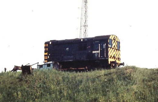 COLOUR SLIDE OF D4048 BR class 08 diesel shunter loco £1.99 - PicClick UK