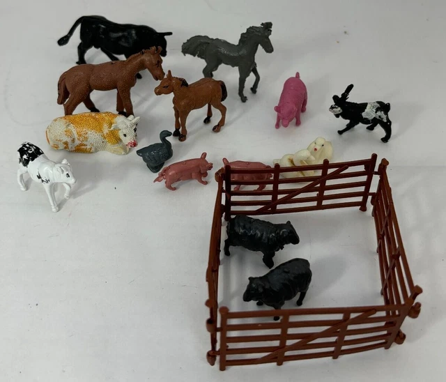 16 ASSORTED FARM animals plastic vintage + fence well used Country ...
