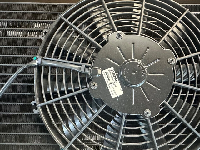 LAND ROVER DEFENDER Air Conditioning Condenser Lr025985 £570.00 ...