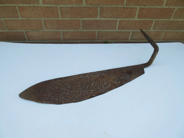 VINTAGE RUSTIC AGRICULTURAL forged iron? blade ? hay silage hand tool £ ...