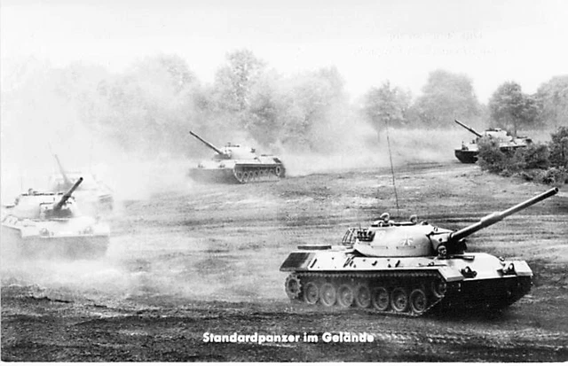 MILITARIA AK BUNDESWEHR Standardpanzer im Gelände Ansichtskarte EUR 3 ...