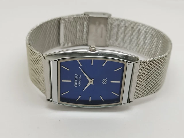 VINTAGE SEIKO QUARTZ Blue Dial Super Slim Men's Wrist Watch Good ...