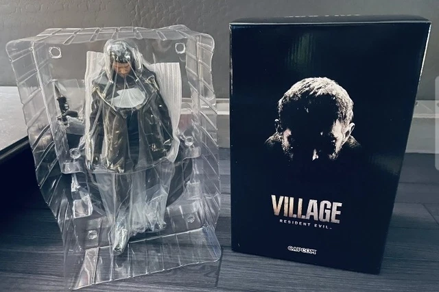 RESIDENT EVIL 8 Village Collector's Chris Redfield Statue Figure ...