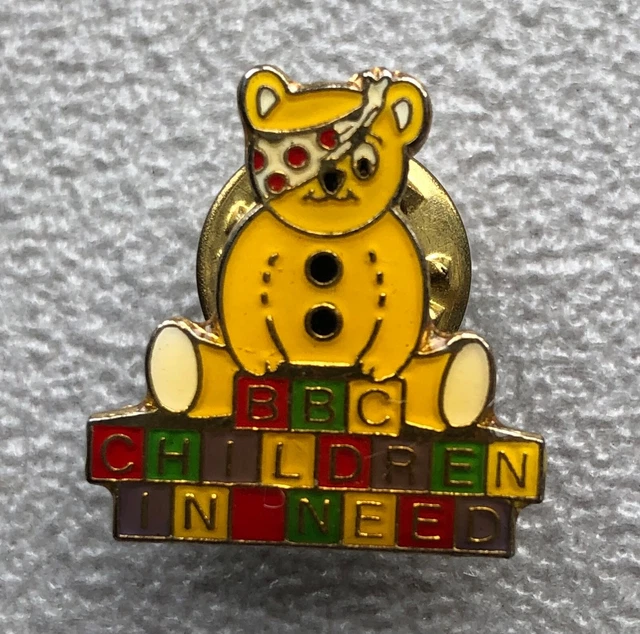 VINTAGE RETRO BBC CHILDREN IN NEED Pudsey Bear Metal Pin BADGE EUR 4,58 ...