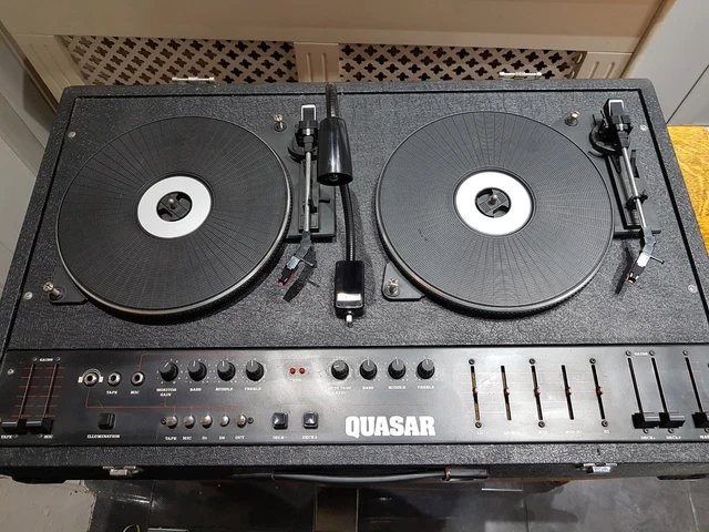 TWIN DJ TURNTABLE (Decks) £120.00 - PicClick UK