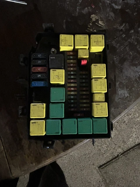 RANGE ROVER P38 2.5 Diesel Engine Bay Fuse Box 94-02 £34.99 - PicClick UK