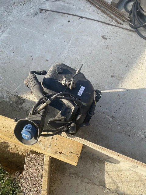 MERCEDES SPRINTER ADBLUE TANK+FILLER PIPE+SENSOR + Injector + EUR 144 ...