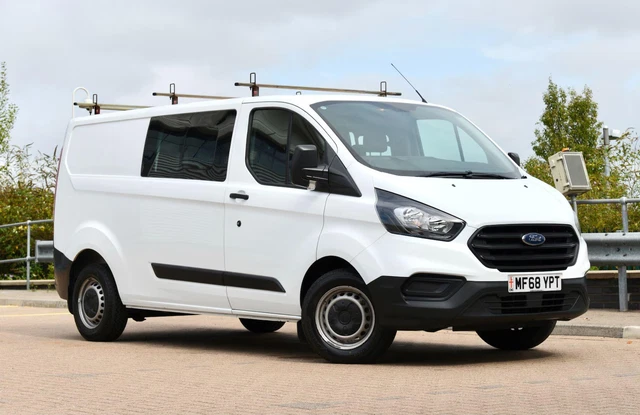 2018 FORD TRANSIT Custom 2.0 TDCi 130ps Low Roof D/Cab Van PANEL VAN ...