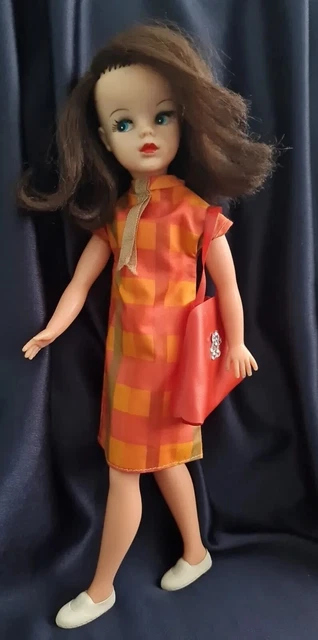 Vintage 1968 Sindy Sidepart Doll Brunette With Summery Days Dress Shoes