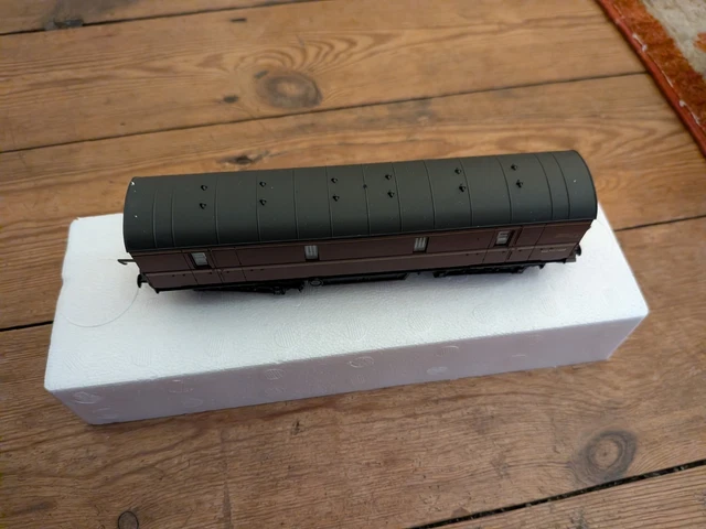 LIMA 00 GAUGE Parcel Vans £10.79 - PicClick UK