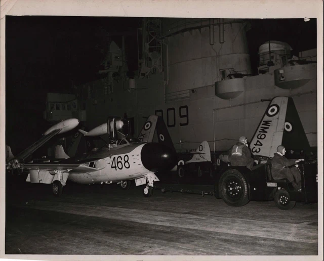 DE HAVILLAND SEA Venom Hms Ark Royal Original Vintage Press Photo Royal ...
