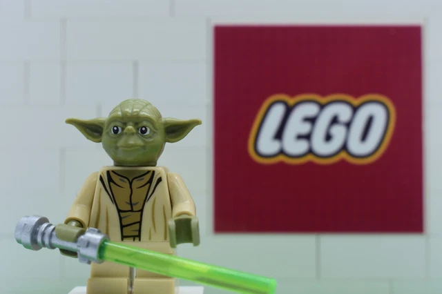 YODA (VERDE OLIVA, abito aperto) - minifigure LEGO Star Wars - sw0707 ...