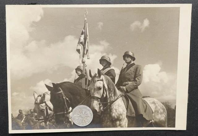 FOTO WK2 PORTRAIT Artillerie Soldaten Flagge Reiter Standarte Fahne ...