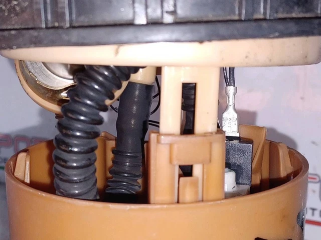 30611490 POMPE À essence pour VOLVO SERIE 40 1.6 16V SW (99 ) 1996-2000 ...