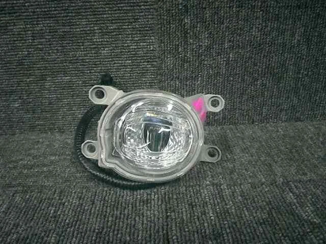 TOYOTA PRIUS 2020 DAA-ZVW55 Left Fog Light 8122012240 [Used ...