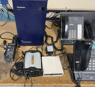 PANASONIC HYBRID-PBX KX-TDA50, 3- KX-T7625, 3- KX-T7633, 1- Onhold+ ...