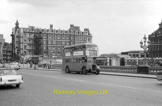 BUS PHOTO - London Transport RTL983 on Westminster Bridge – 1966 £1.60 ...