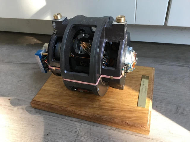 DEMO SIGNALLING GYRO Ferranti Manchester Navigator Platform Gyroscope £ ...