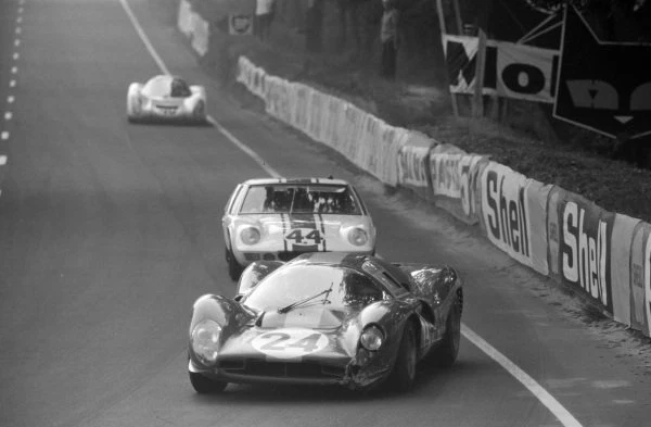 WILLY MAIRESSE & Jean Blaton Ferrari 330P4 Le Mans 1967 Motor Racing ...
