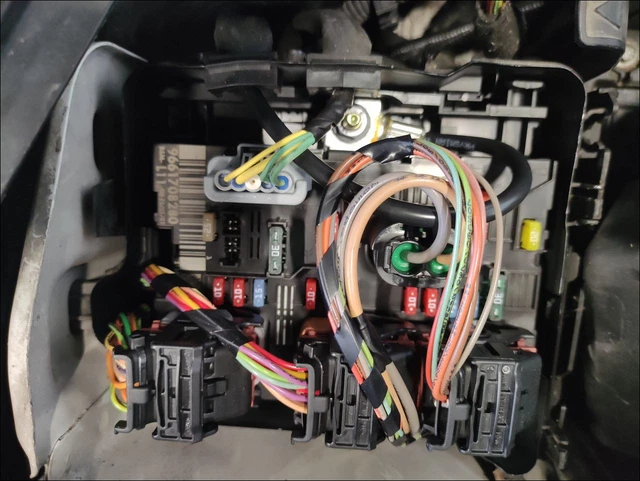 BOITE A FUSIBLES Peugeot 207 3P Phase 1 6500Fh EUR 50,00 - PicClick FR