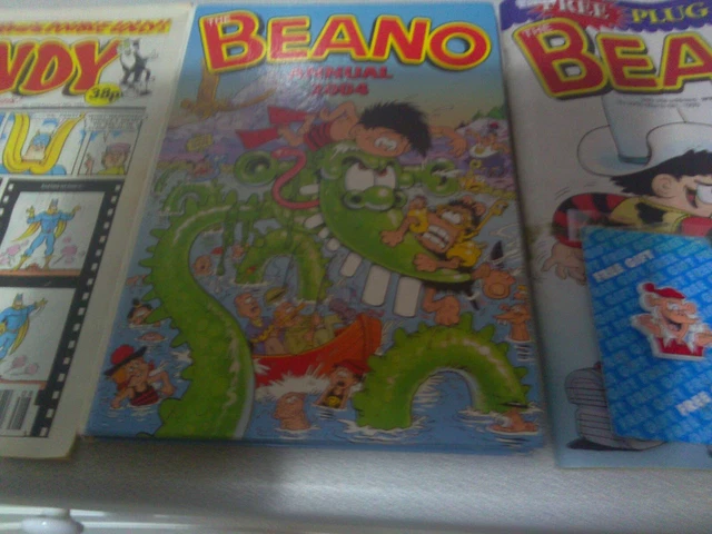 BEANO AND DANDY Selection with a Plug Badge free gift. £4.99 - PicClick UK