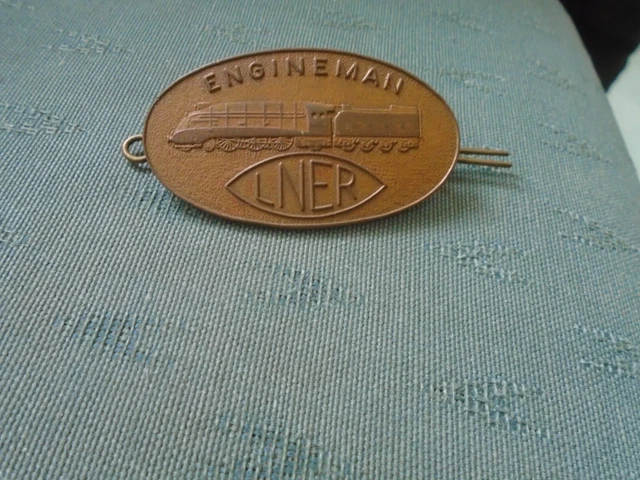 LNER LONDON & North Eastern Railway - Engineman Metal Cap Badge With ...